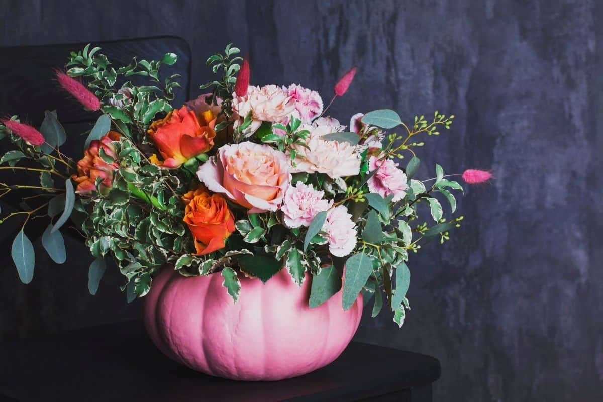 13 Pumpkin Planter Ideas For The Perfect Fall Decor