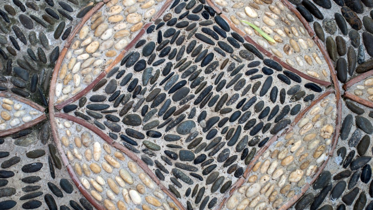 6 Low Maintenance Ideas For Landscaping With River Rock