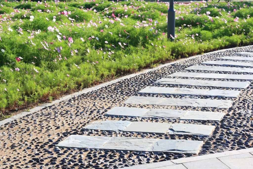 13 Creative Ideas For Landscaping With Rocks