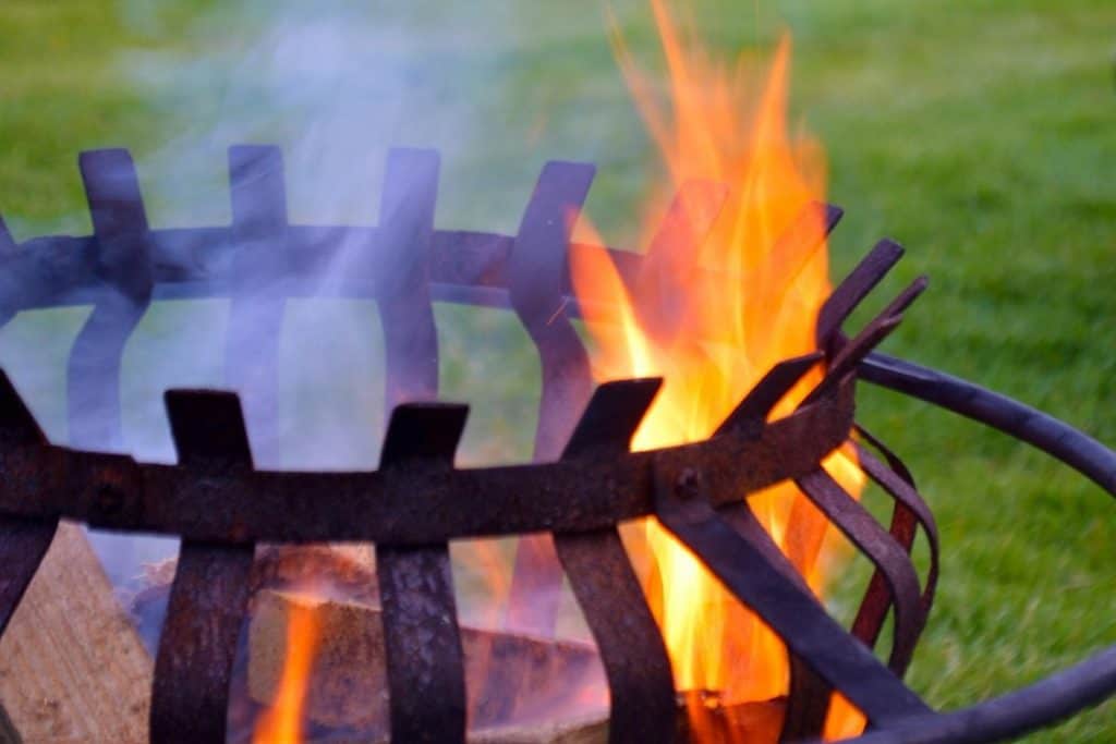 The Best Wood Burning Fire Pit For Backyard Entertaining