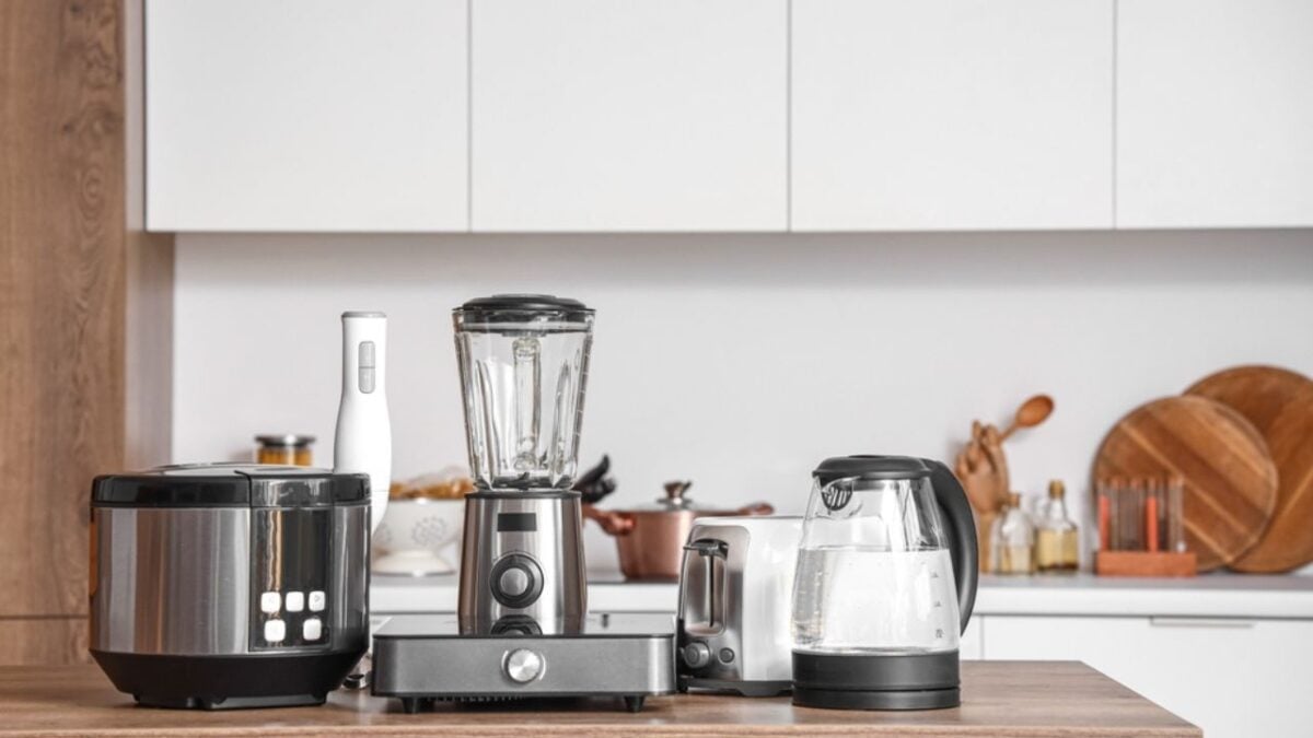 15 Lurking Kitchen Hazards Posing A Safety Risk (and How To Fix Them)