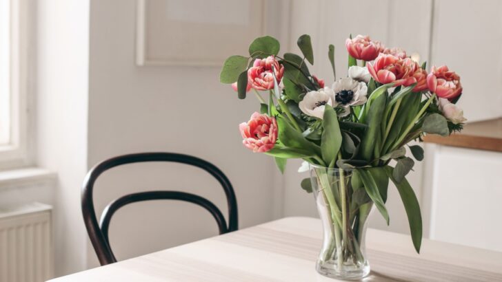 15 Clever Flower Arrangement Tips & Tricks For Stunning Displays