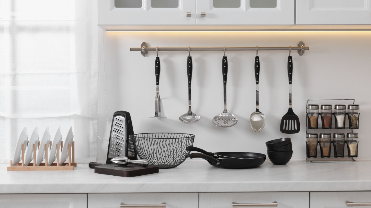 10 Kitchen Tools To Consider Tossing Today