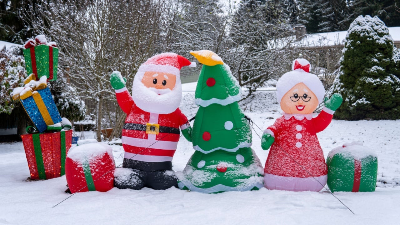 3 Unexpected Safety Hazards Of Christmas Inflatables