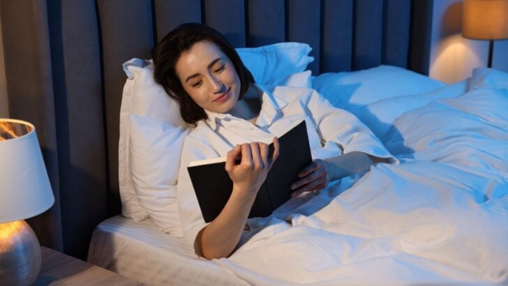 6 Ways To Help Shut Your Brain Off At Night